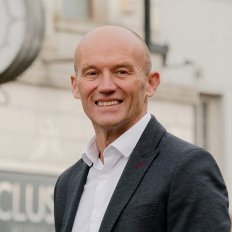 Stuart Fearn MBE - FF News | Fintech Finance